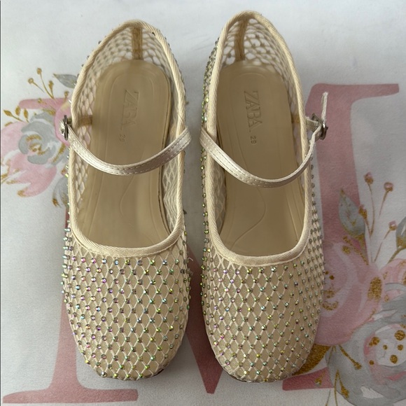 Zara | Shoes | Zara Cream Flats With Woven Texture | Poshmark
